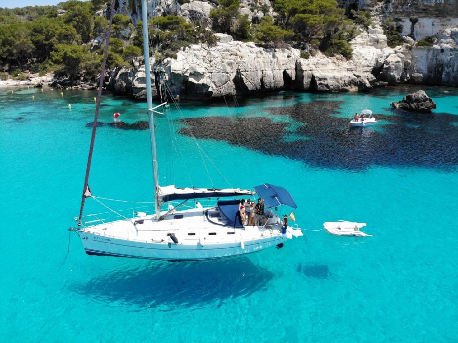 10 planes en velero navegando por Baleares por menos de mil euros