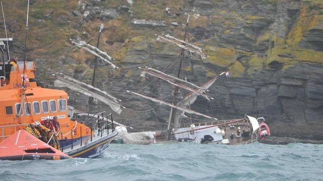 El Tall Ship "Astrid" se hunde en la costa de Irlanda